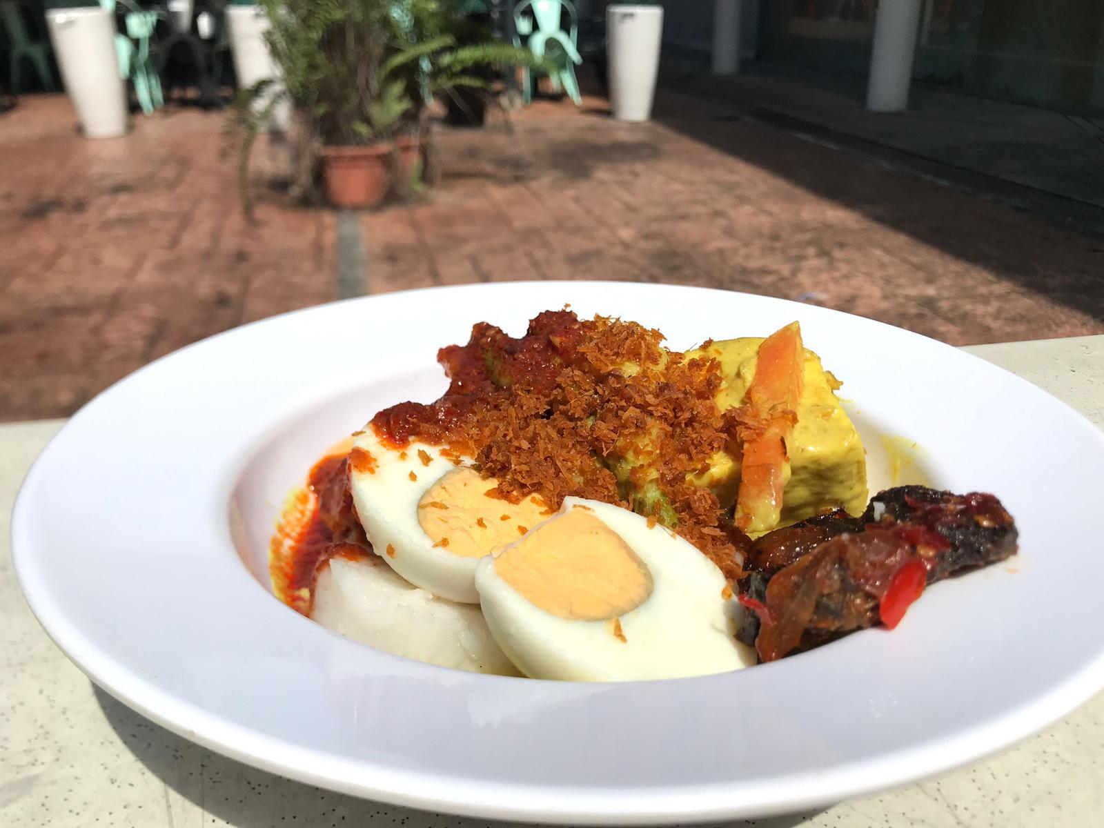 LONTONG, Family Pack (HAMIDAH'S KITCHEN) – Sadeeq